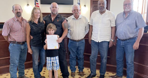 Foreman honored by Commissioners – Post Register